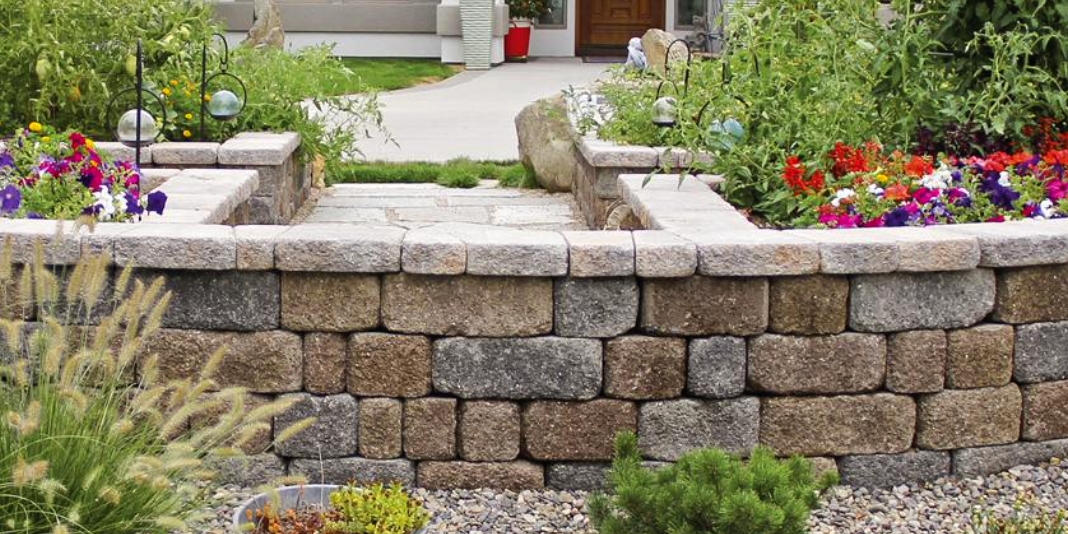 Retaining Wall – Stone Pavers